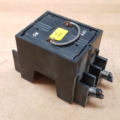 Fuse Blocks & Holders - Pull Out Fuse Holder