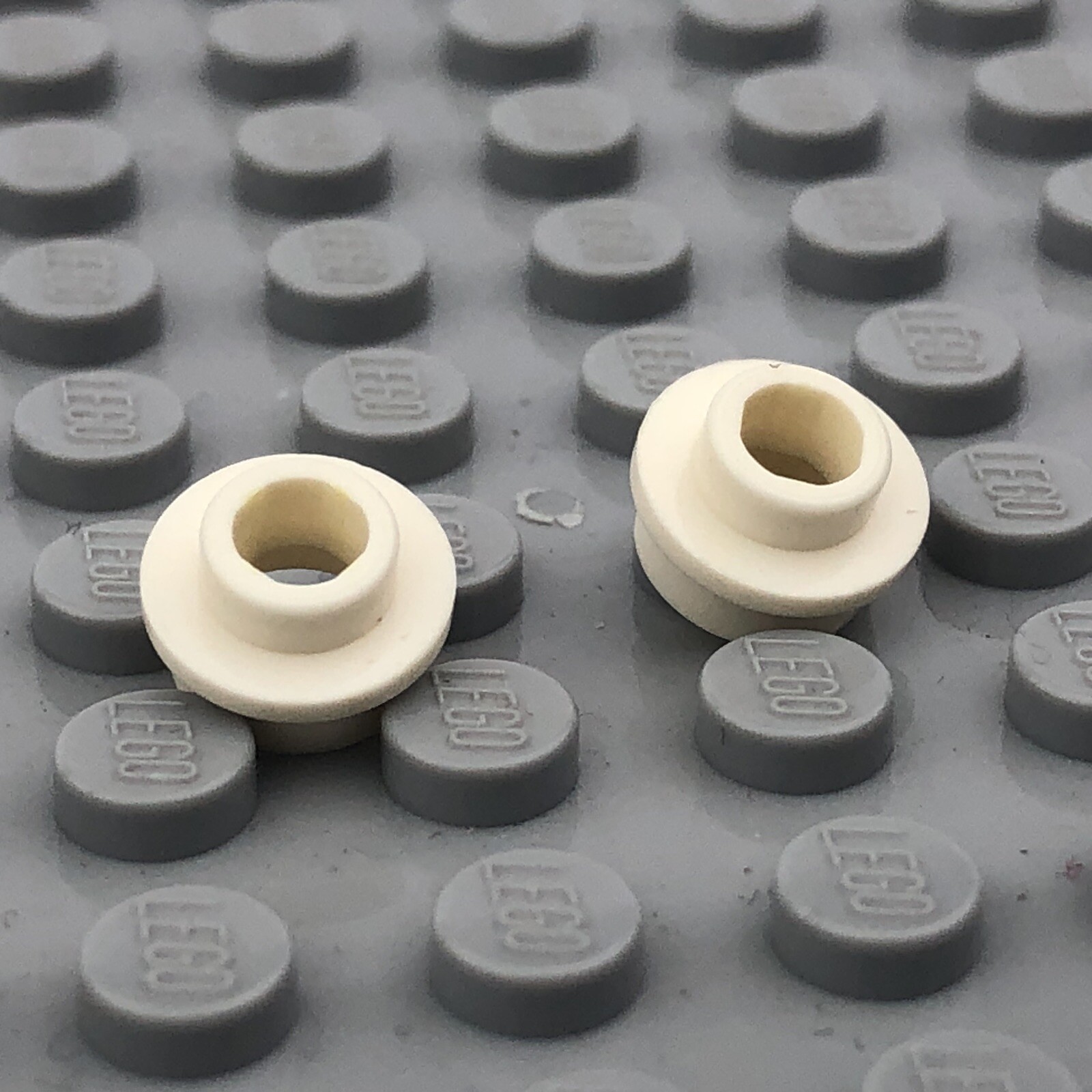 LEGO 85861 White Plate, Round 1 x 1 with Open Stud (x2) | eBay