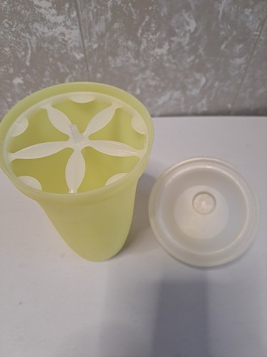 Tupperware Yellow Quick Shake Gravy Drink Mixer Blender Shaker #844 ...