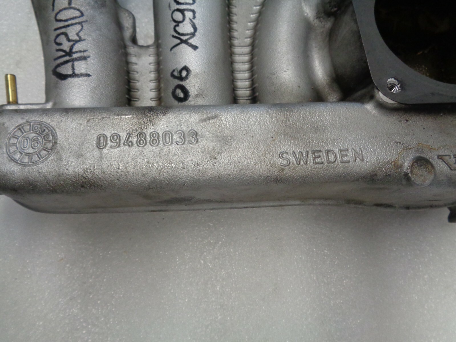 2002-2009 Volvo XC90 Engine Air Intake Manifold Turbo 09488033 OEM ...