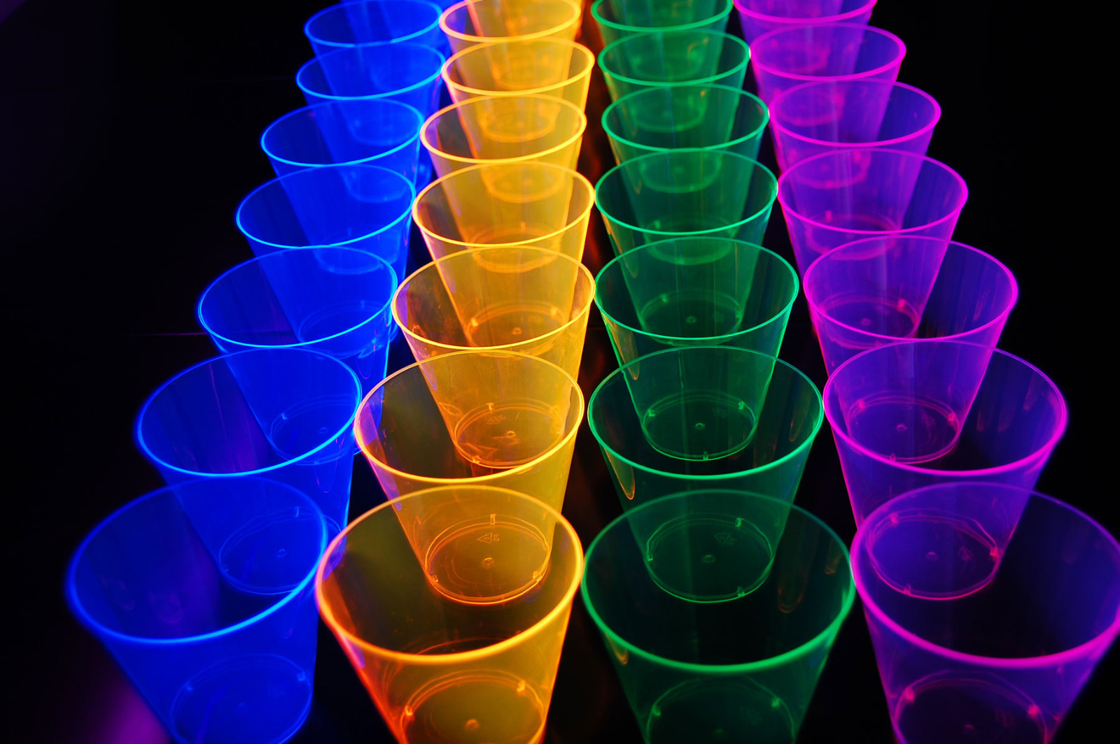 Assorted Neon Fluorescent Blacklight Reactive 9oz Party Cups Glow Party ...
