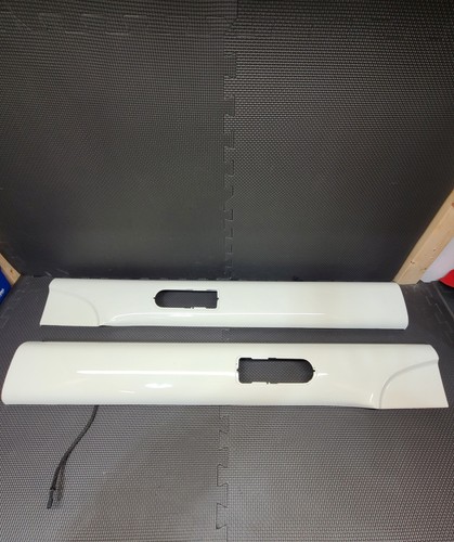 98-10 Volkswagen Beetle Convertible LH & RH Front Door Panel Upper ...