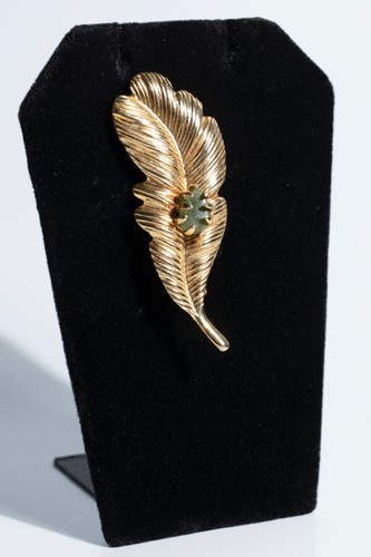 Vintage Brooch Jade Green Stone Feather Pin Gold Tone 1970s Hollywood ...