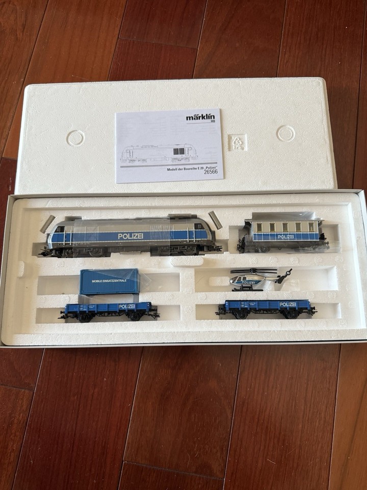 Märklin HO 26566 "Polizei" Police Train Set – Diesel R 20 Locomotive ...