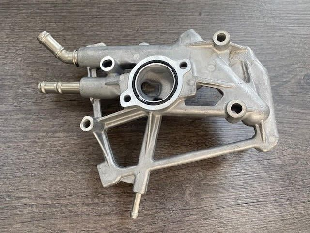 Volkswagen TRANSPORTER T6 EGR Cooler Bracket 04L131425E 2.0 TDI Genuine ...