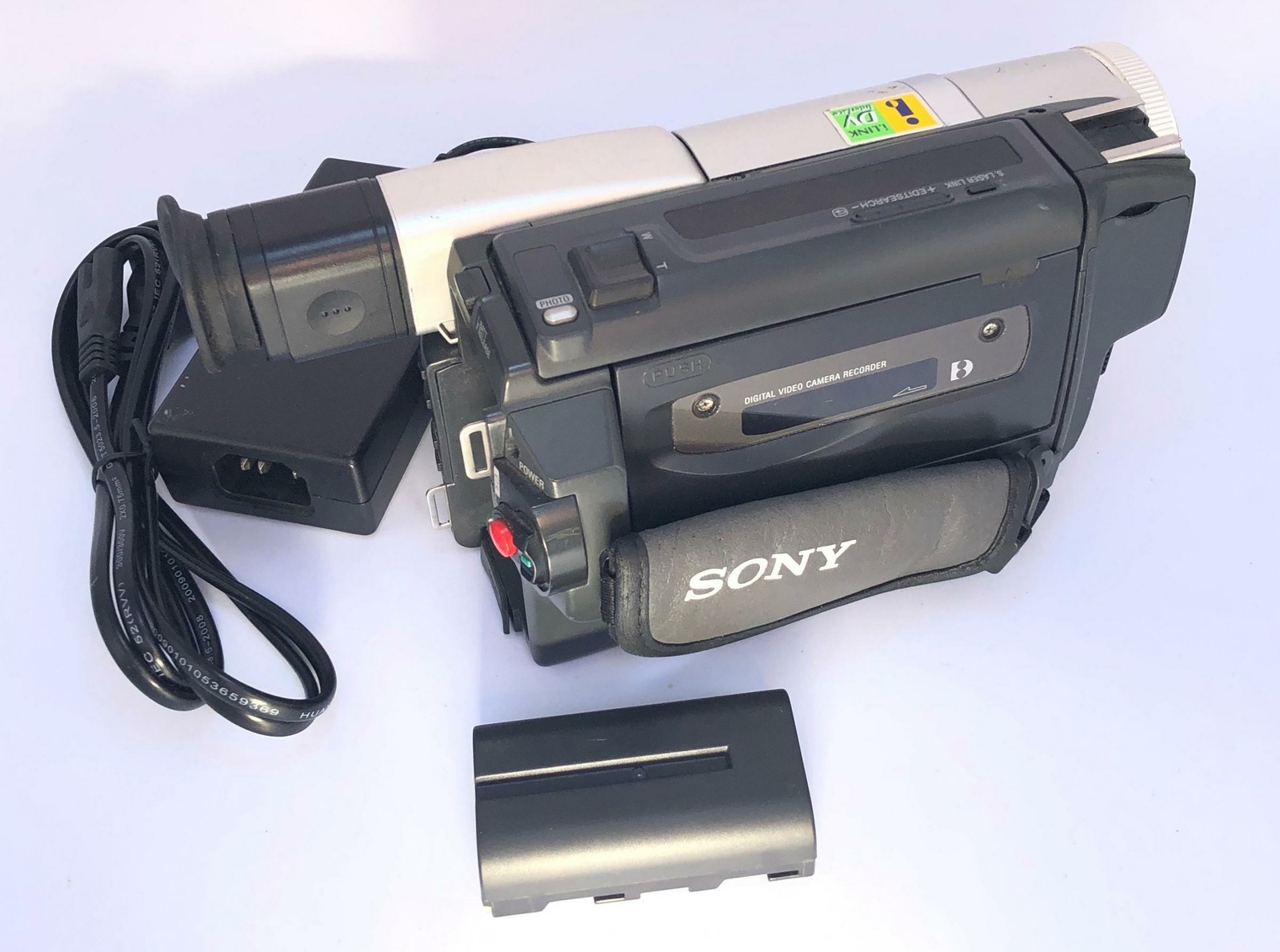Sony Handycam Camcorder Standard 8/Hi8/Digital8 NTSC Video - VGC (DCR-TRV120) 27242565920| eBay