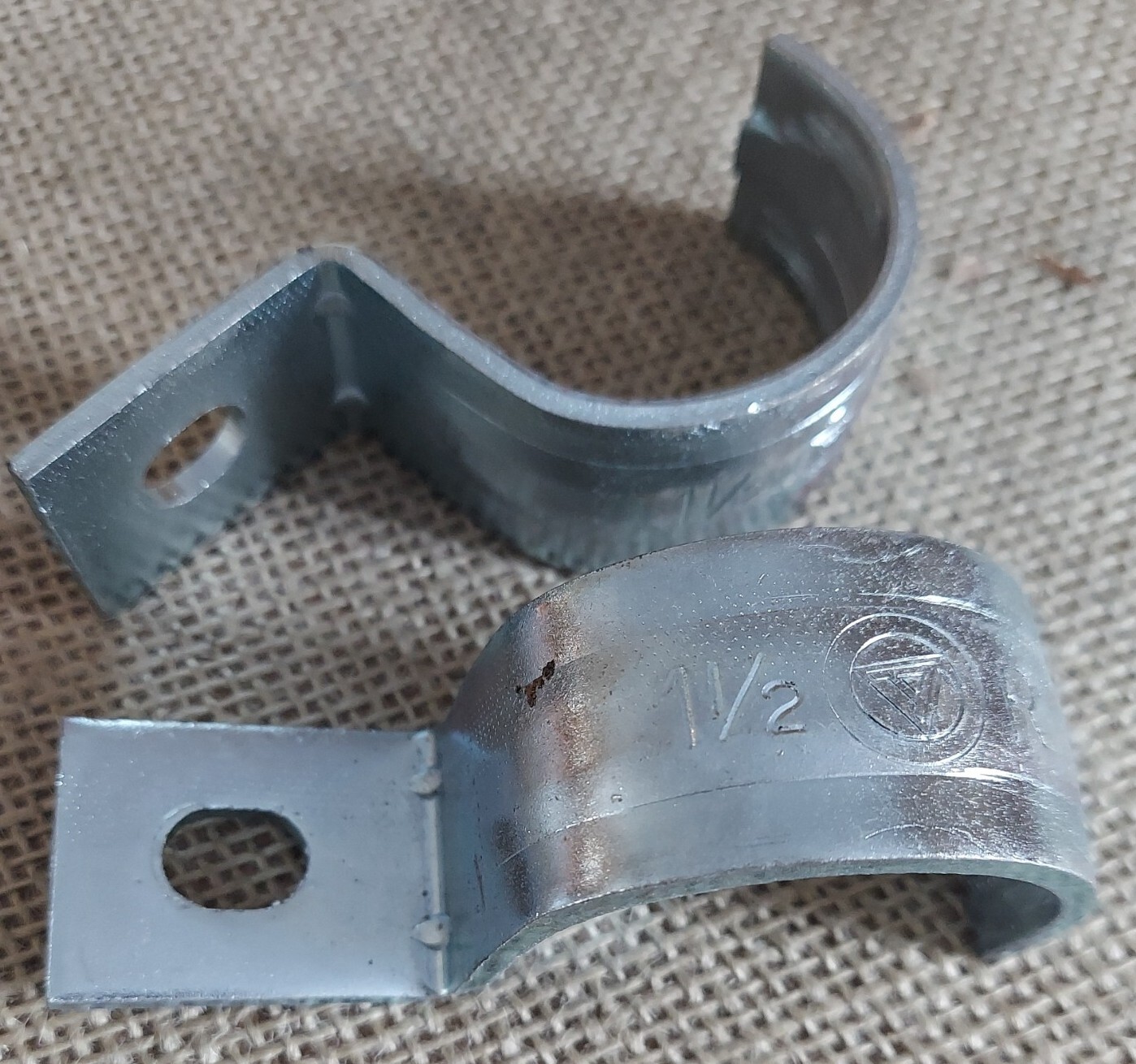 Lot of 2 - Appleton CL-150, Conduit Clamp, 1-1/2", 1 Hole Conduit Clamp ...