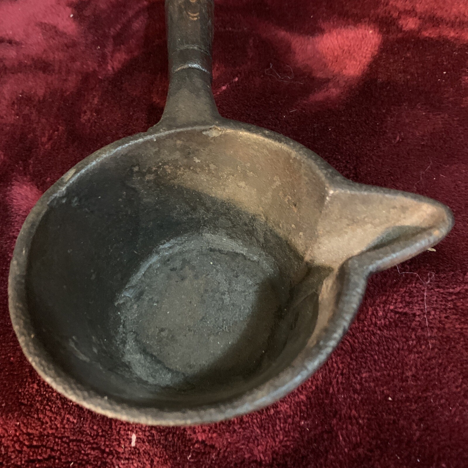 Usual Spout Cast Iron Primitive Small Smelting/ Melting Wooden Handled Pot | eBay