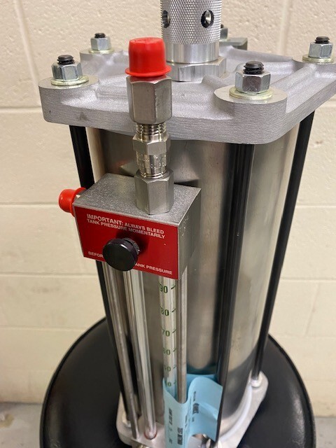 BRAND NEW Binks 207-11029 Catalyst Tank C-400-N | eBay