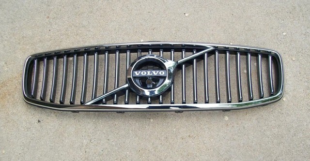 Genuine Volvo Grille 32365387 for sale online | eBay