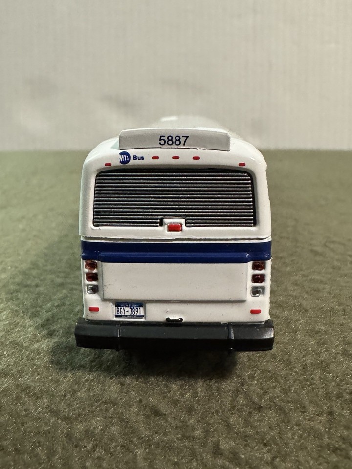 Iconic Replicas 1:87 HO Scale 1989 MCI Classic Transit Bus - MTA NYC ...