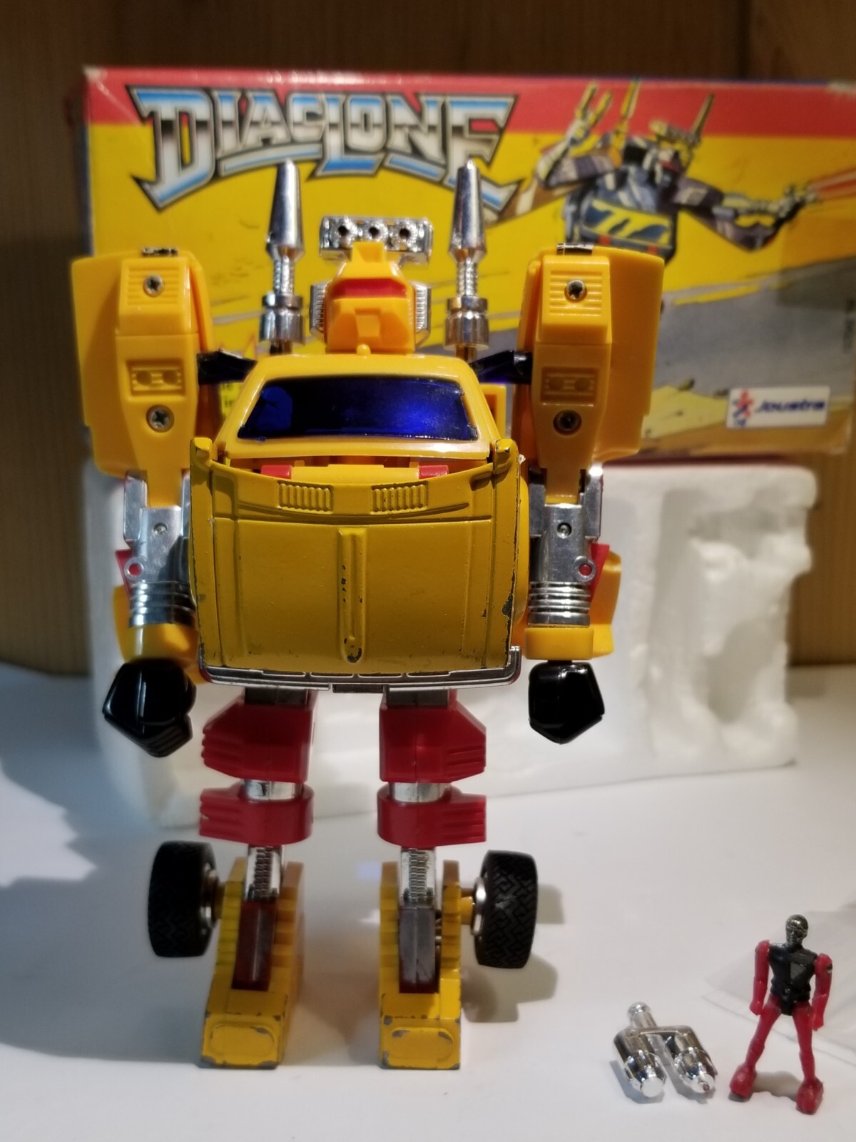Takara Vintage Transformers G1 Diaclone Yellow Helix 4WD Trailbreaker ...