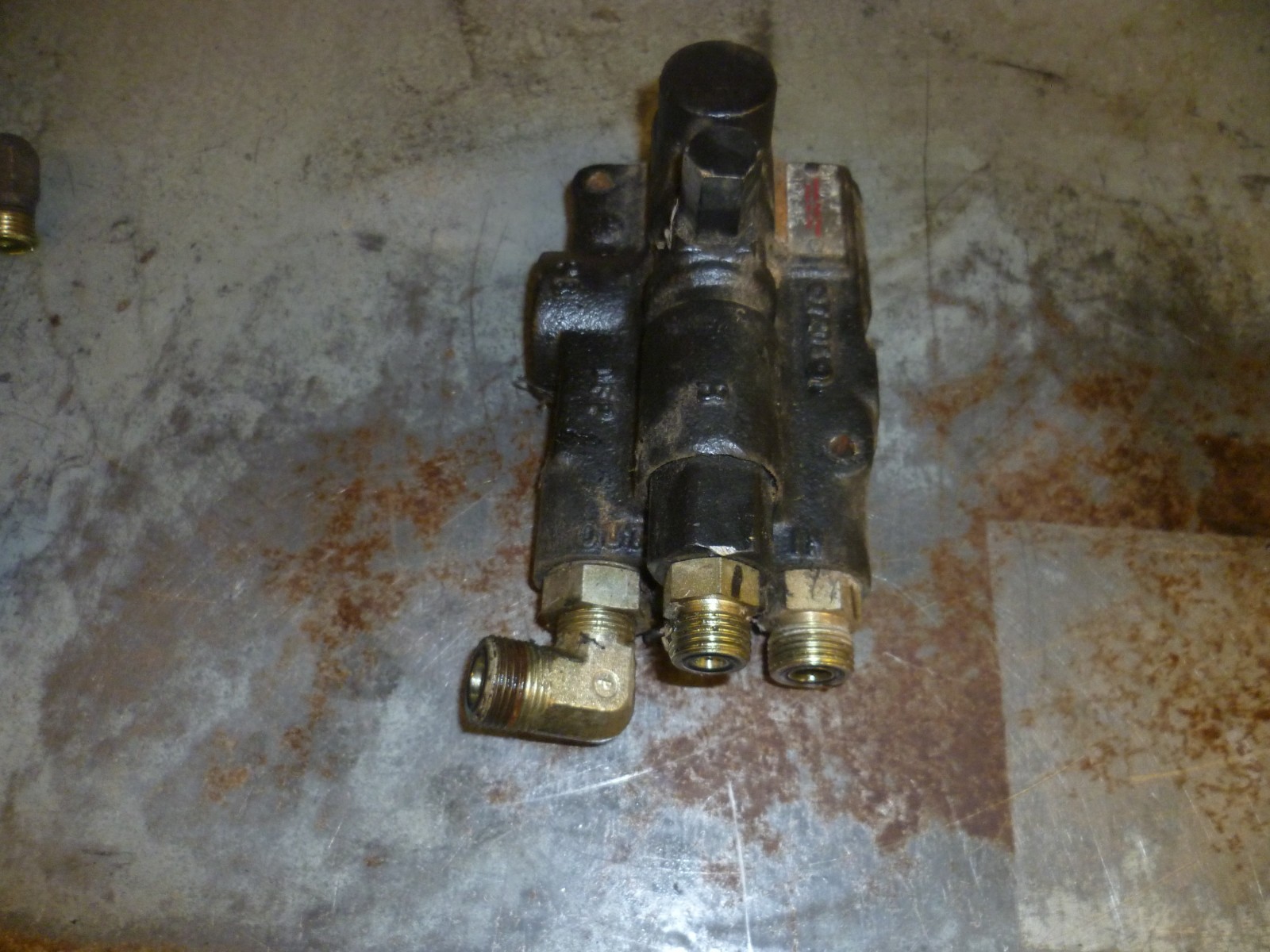 Danfoss single lever valve block X Ransomes 933D rotary-HO78C ....£40 ...