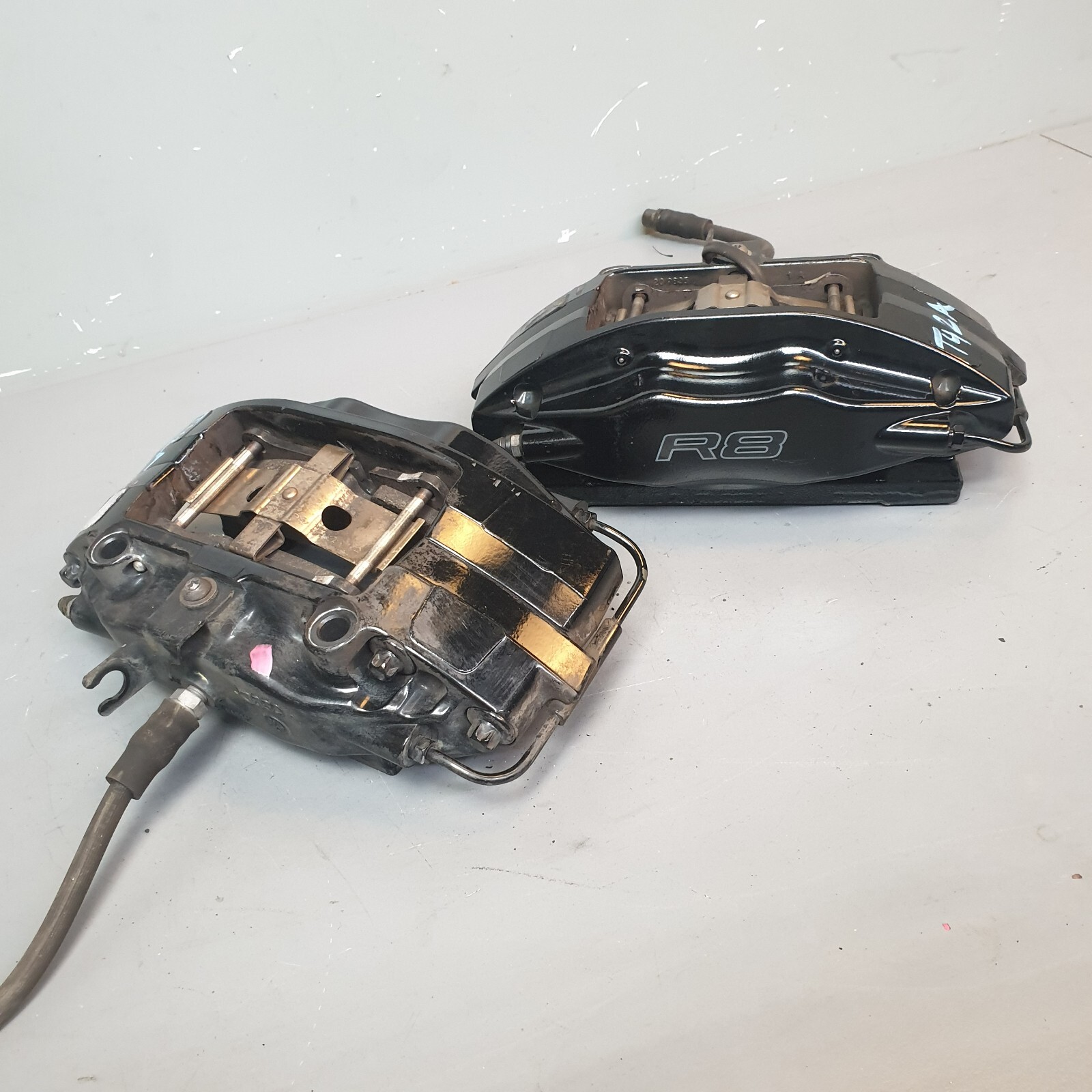 Audi R8 42 Pair of Rear Brake Caliper Calipers Brembo 4 Piston suit ...