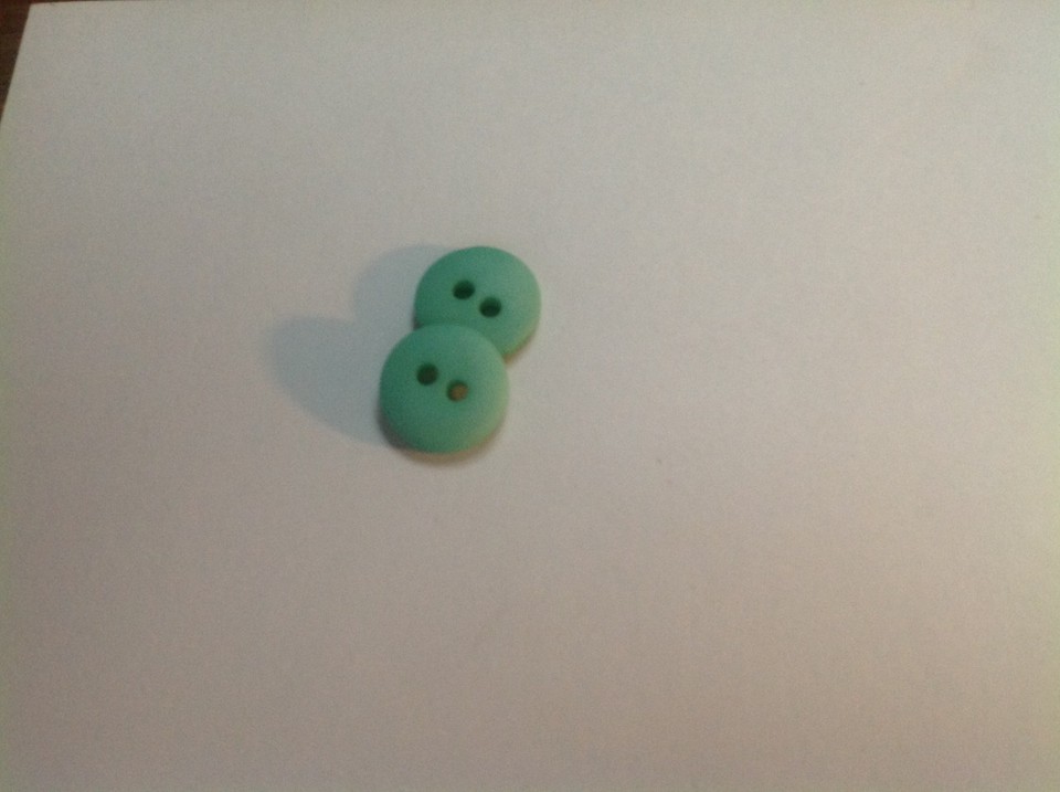 NEW 25 Pc. Lot 1/2 INCH LIME GREEN DULL/ MATTE FINISH BUTTONS | eBay