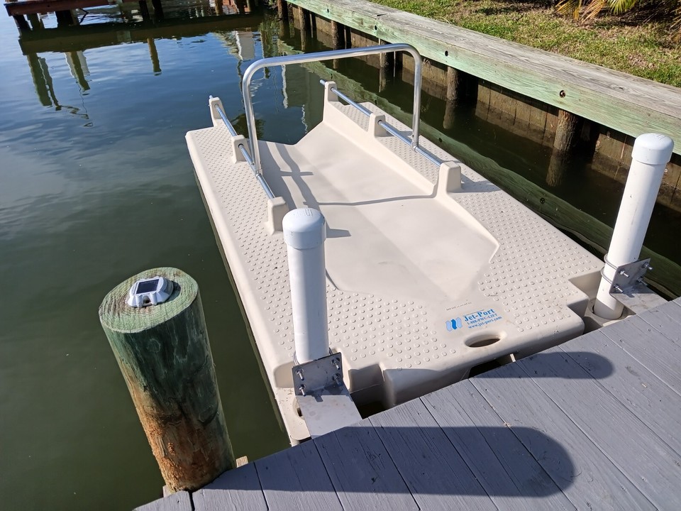 JetPort Kayak Launch with Overhead Bar and Grab Bars, Floating Dock ...