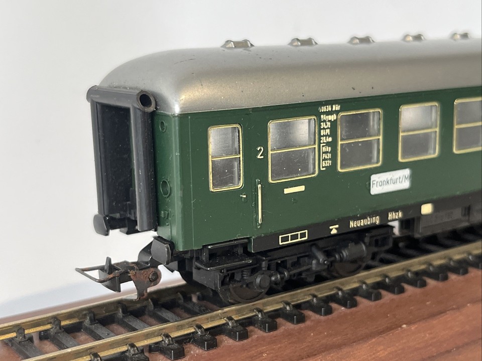 Fleischmann HO Green Passenger Coach Car DB 40634 Frankfurt Nurnberg ...