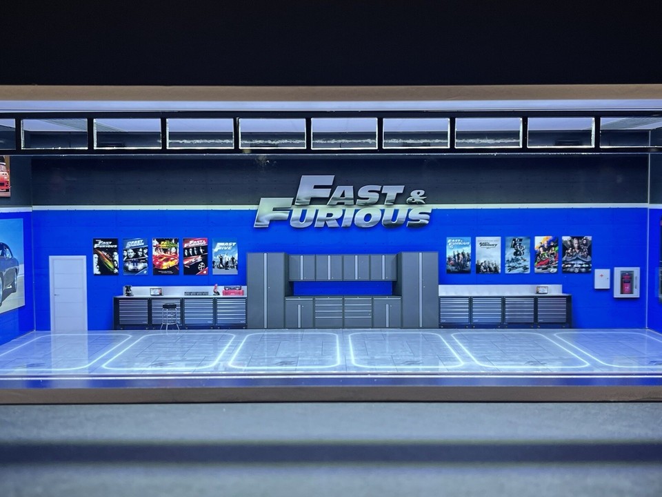 Fast & Furious Garage Theme 1:64 Model Garage Diorama LED Lighting ...