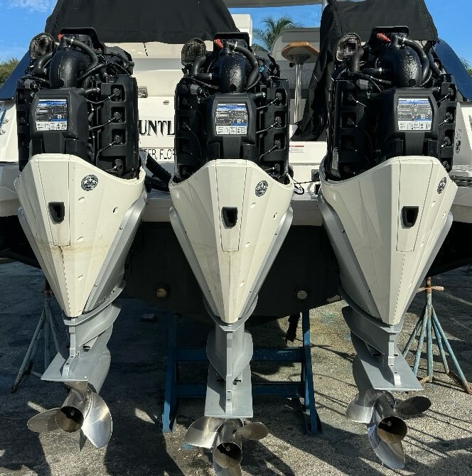 2021 Mercury Verado 300 (V8) Triple Engine Set 4-Stroke Outboards/ w ...