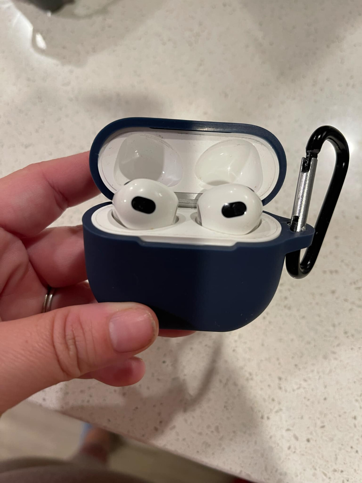 Apple Air Pods 3rd Generation - White OEM - With Lightning Charger ...