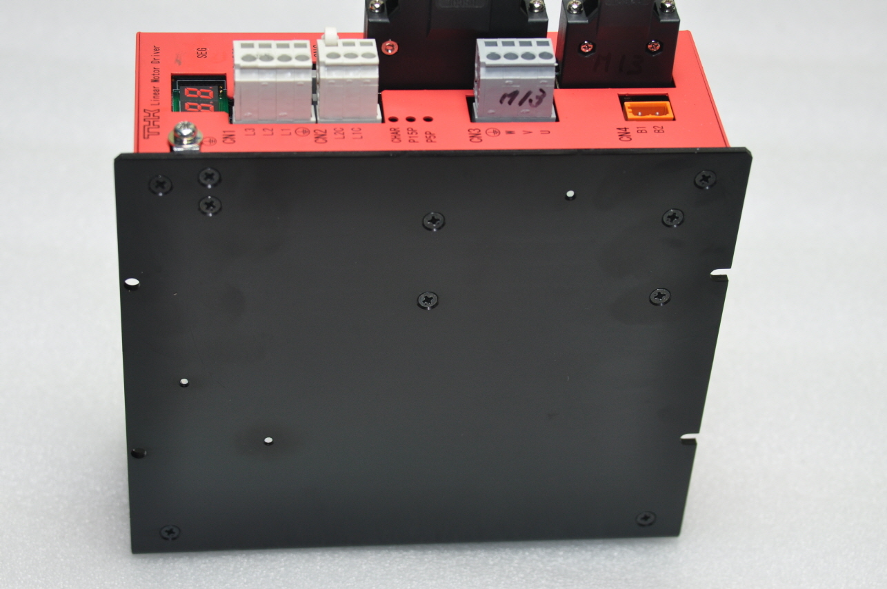 THK LINEAR SERVO DRIVER TD-075CU-200AC-GA20MU-1U-J | eBay