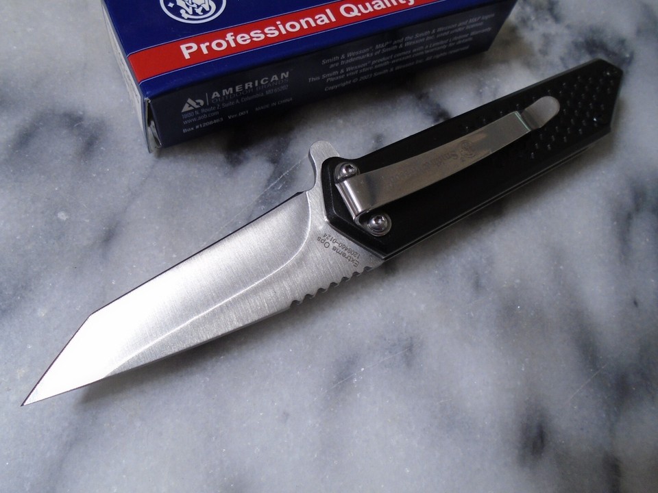 Smith & Wesson Extreme Ops Assisted Open Aero Tanto Pocket Knife Folder ...