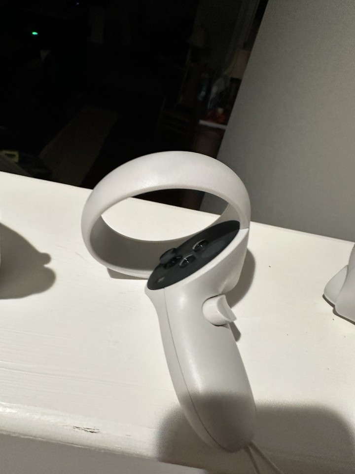 Meta Oculus Quest 3S 128GB VR Virtual Reality Gaming Headset ...