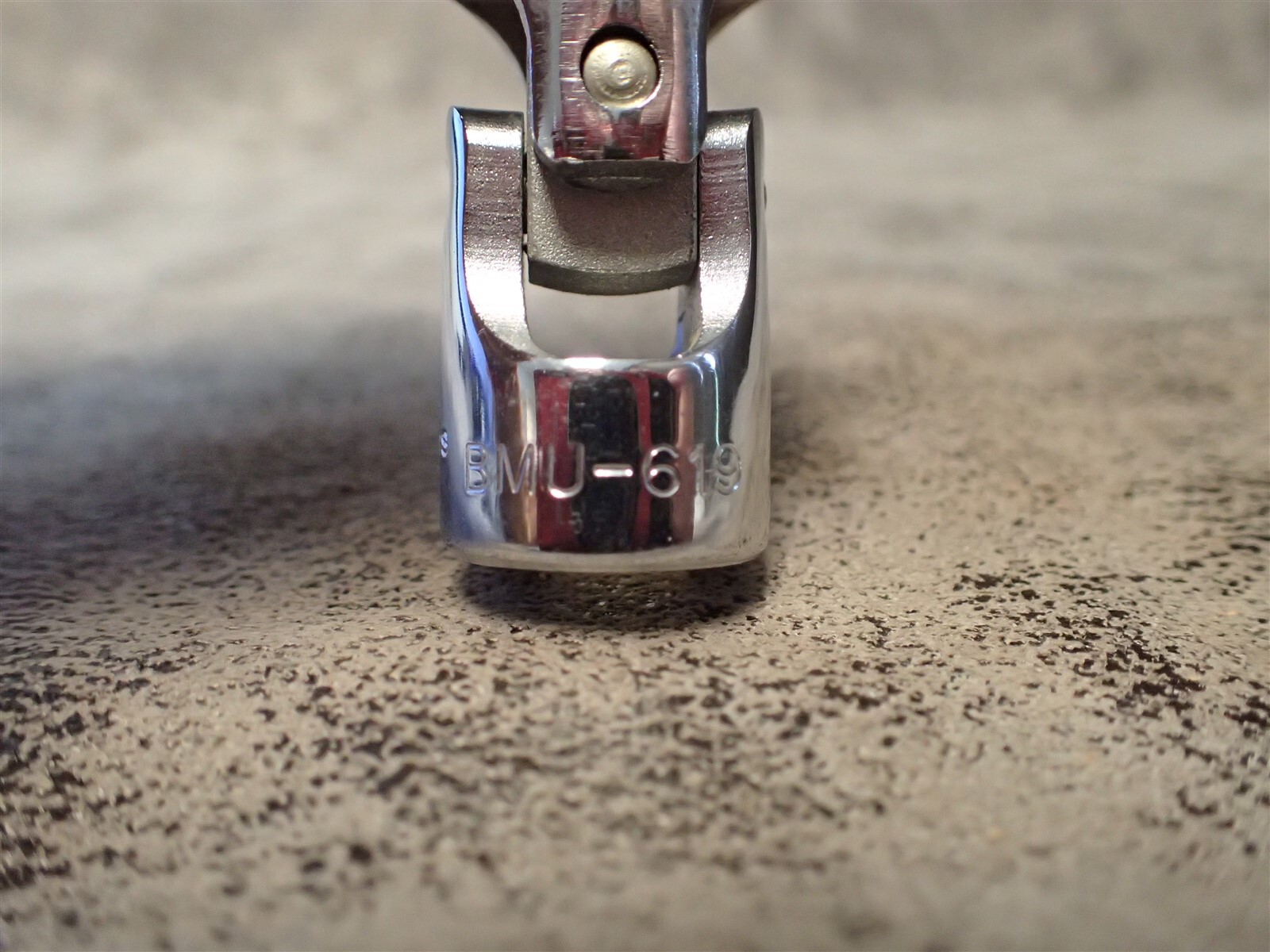 BMU-619 Williams 3/8" Drive x 19mm 6-Point Flex Swivel Chrome Socket ...