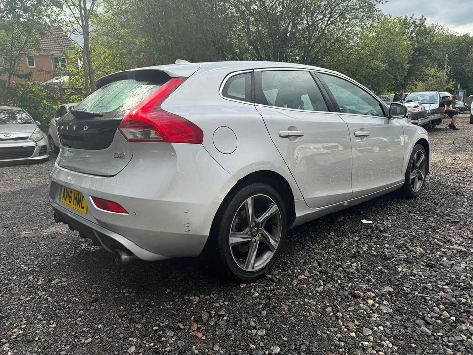 2016 VOLVO V40 D2 R-DESIGN NAV 1,969cc | eBay UK
