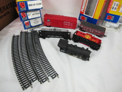 LIFE LIKE TRAINS HO SCALE POWERED LOCOMOTIVE 8394 FREIGHT CARS MORE 9 ...