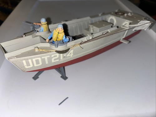 REVELL UDT BOAT 1/35 SCALE US NAVY SEALS PLASTIC KIT MODEL BUILT *NO ...