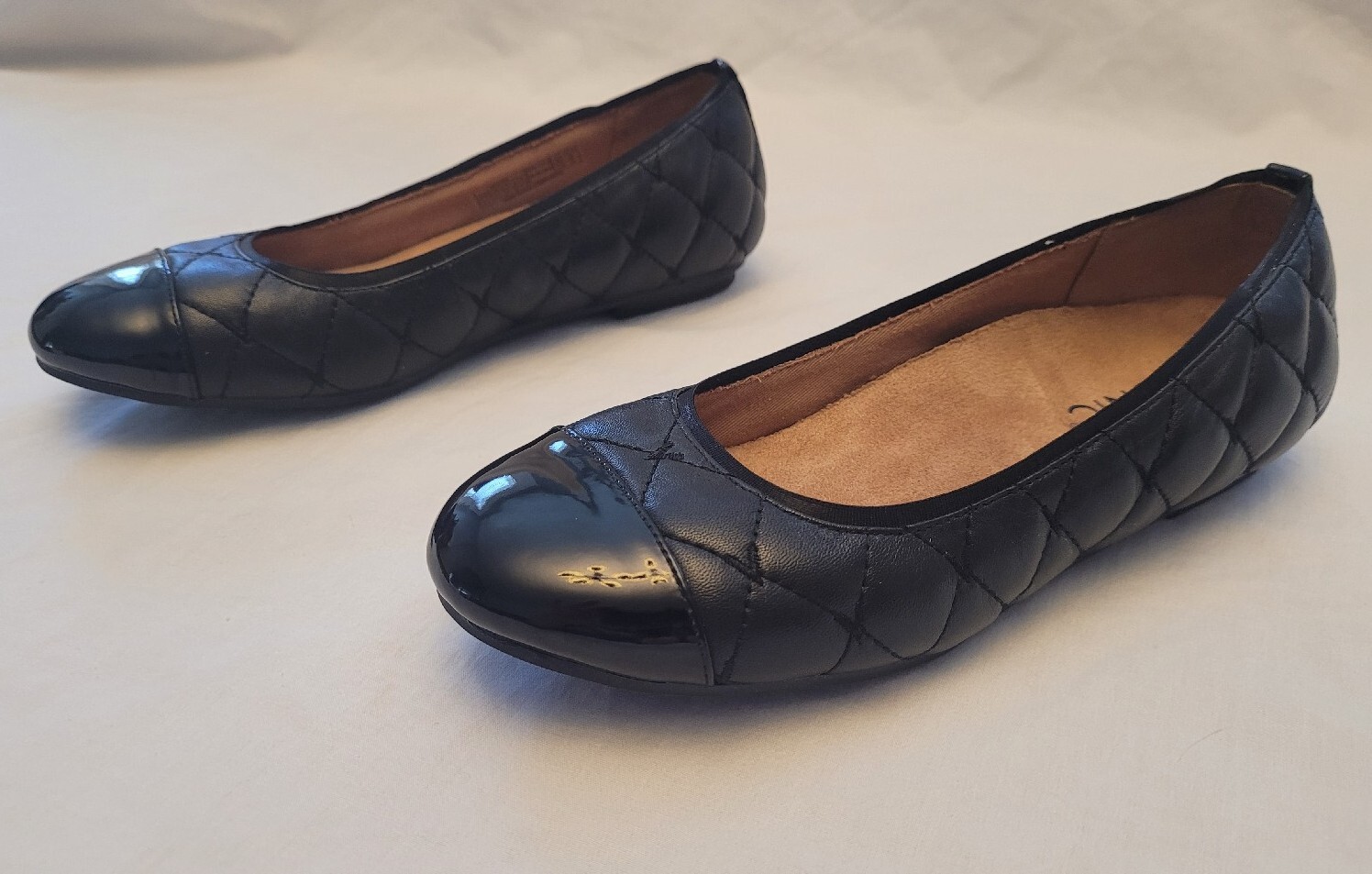 Vionic Desiree Ballet Flats Black Quilted Toe Leather Slip On Shoes ...