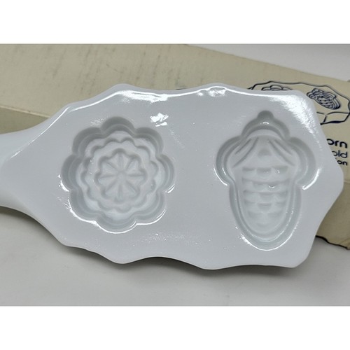 Schmid Design Folio Floral and Acorn Porcelain Butter Mold Heritage ...