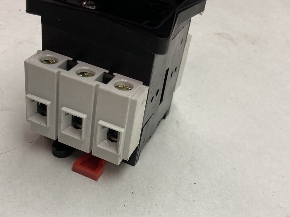 Schneider Electric,IEC/EN 60947-3,V1 Disconnect Switch 32A | eBay