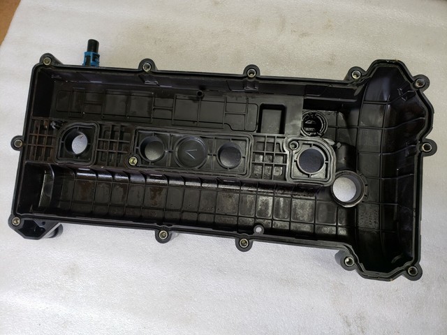 2006 - 2009 Mazda 3 Valve Cover L3N510210C / L3n5-10-210c 100 Genuine ...