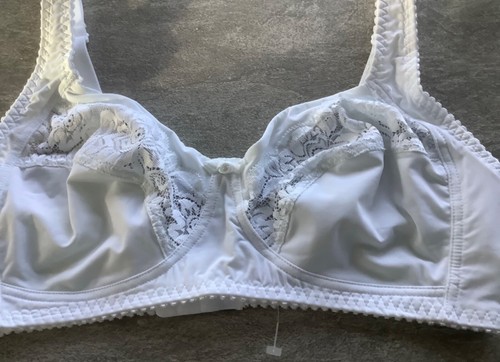 DAMART - White Satin Floral Lace Bra Size 36C Non Wired & Non Padded ...