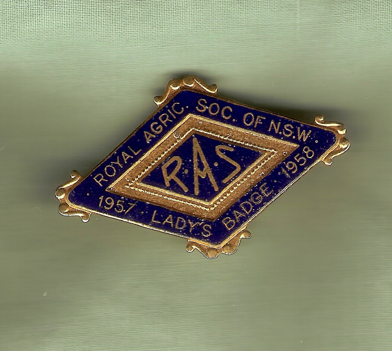 #D244. 1957-58 RAS ROYAL AGRICULTURAL SOC. of NSW LADY'S LAPEL BADGE | eBay