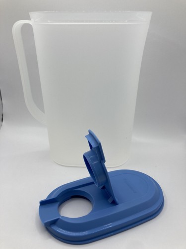 TUPPERWARE Slim Line 2 Quart Refrigerator Pitcher 2009C-2 Blue Flip Lid ...