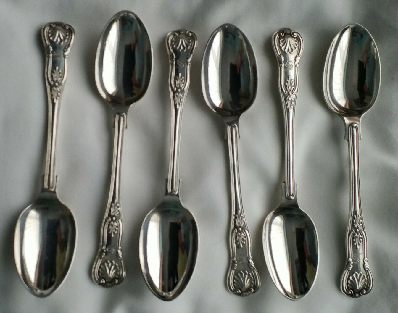 VICTORIAN SET OF SILVER TEA SPOONS KINGS | Grelly UK