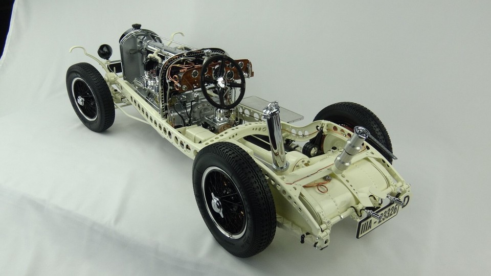 Mercedes-Benz 720 SSKL Rolling Chasis (Museum Quality Masterpiece) 1:5 ...