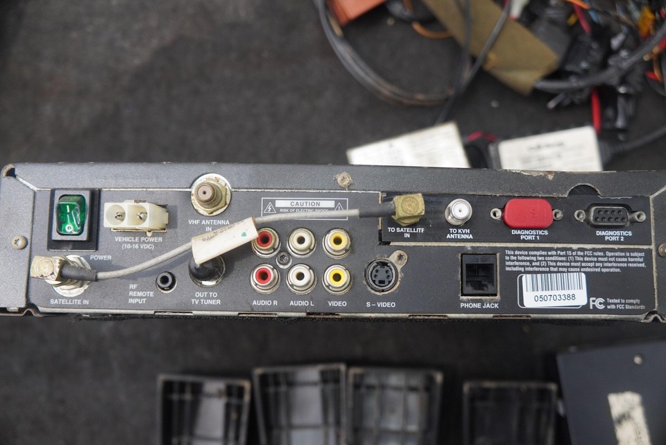 TracVision A5 KVH Mobile Satellite Dish TV Antenna SRS TruSurround ...