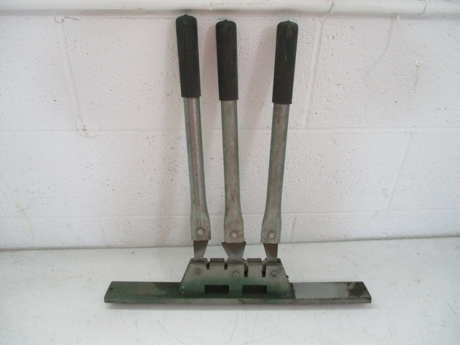 WIREMOLD 621 Raceway Cutter With Base USED FREE SHIPPING | eBay