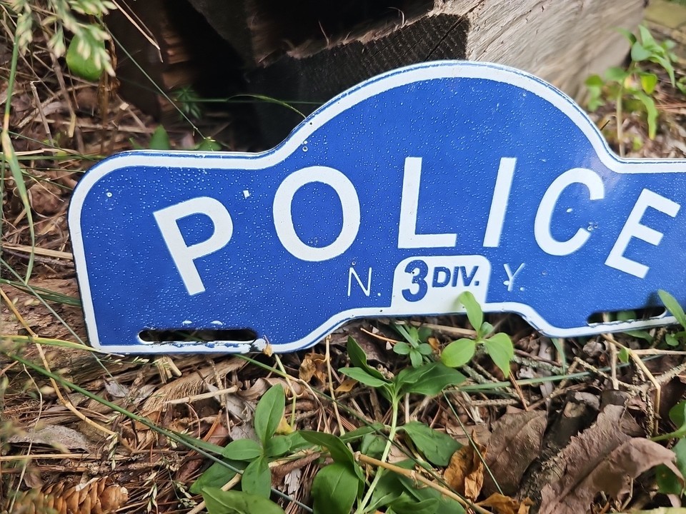 VINTAGE NYPD PORCELAIN POLICE NEW YORK 3RD DIVISION PORCELAIN CAR TAG ...