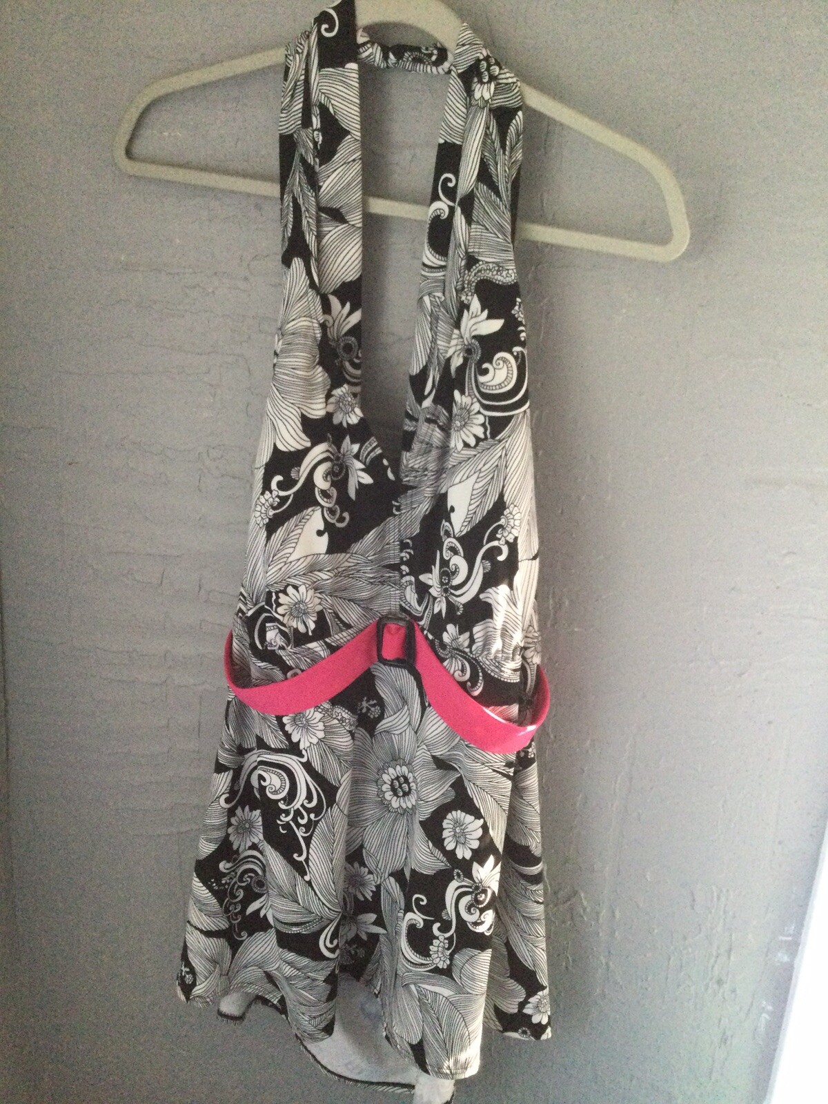 Avenue 24W Bathing Suit Top Halter Black White Pink Built In Bra CL5 | eBay