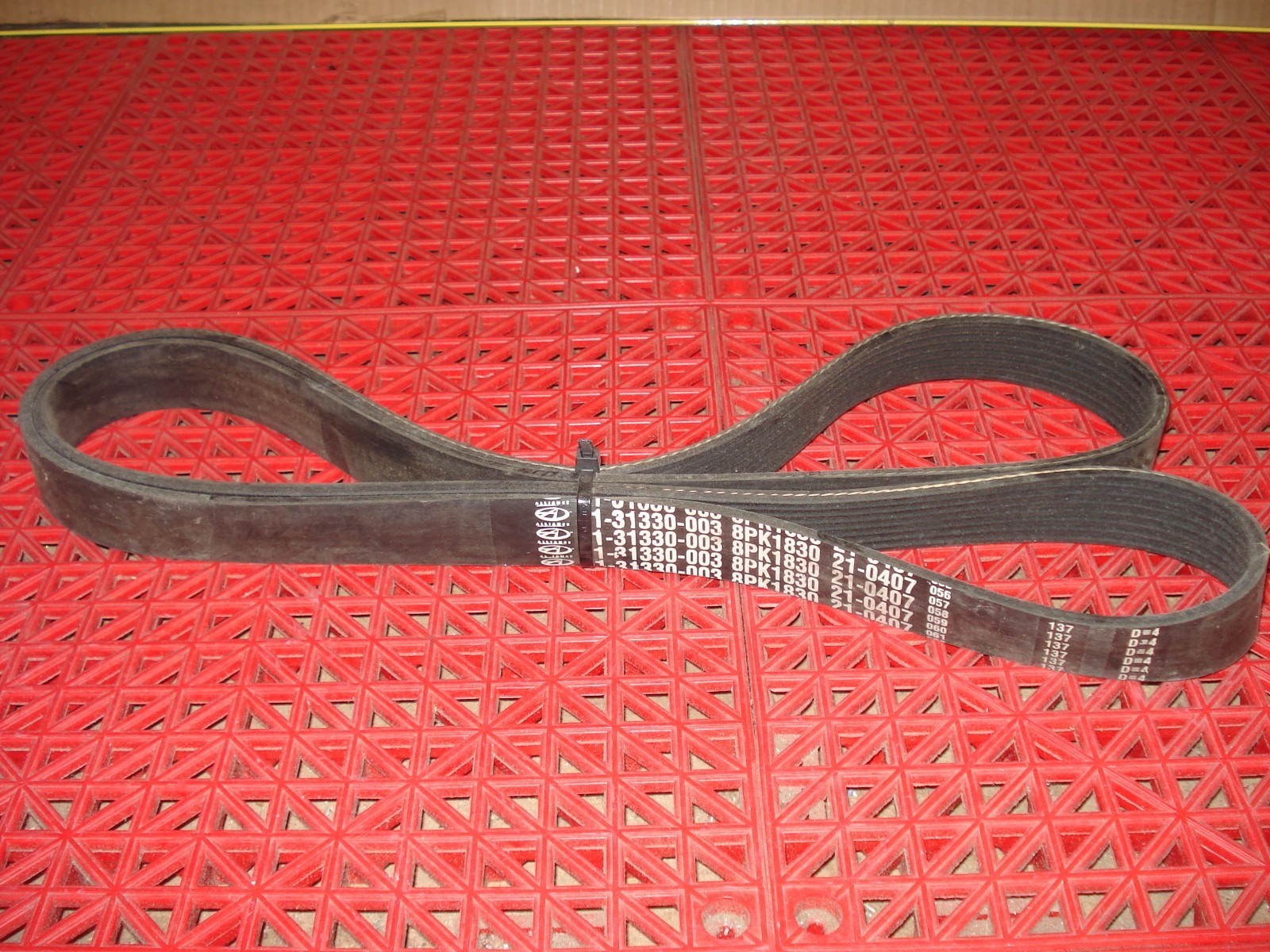 Alliance Serpentine V-Belt 4080720 8PK1830 Freightliner 01-31330-003 ...