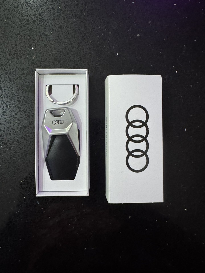 AUDI MAIN DEALER GENUINE CAR KEY FOB KEY RING LEATHER & METAL ENAMEL ...