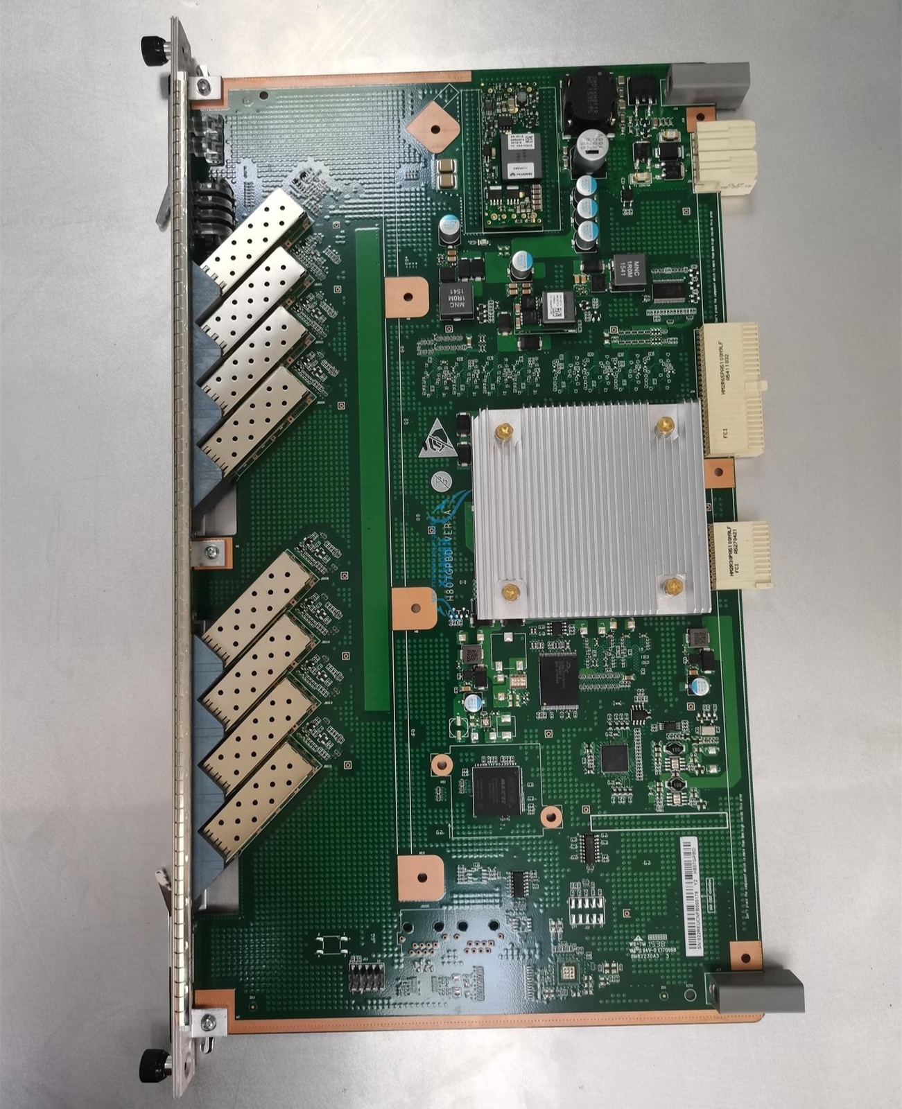Used HUAWEI GPON/EPON OLT MA5608T 2×MCDU 8GE 1×MPWC 2DC Optional GPBD ...