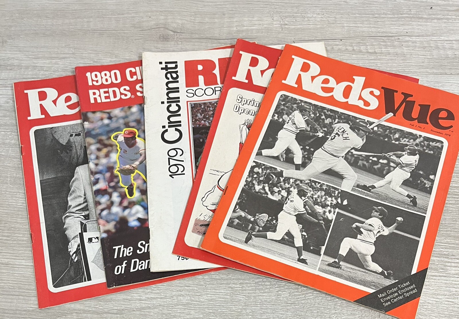 Lot Of 5 - 1978 1979 Reds Vue Magazine & 1989 Cincinnati Reds Scorebook ...