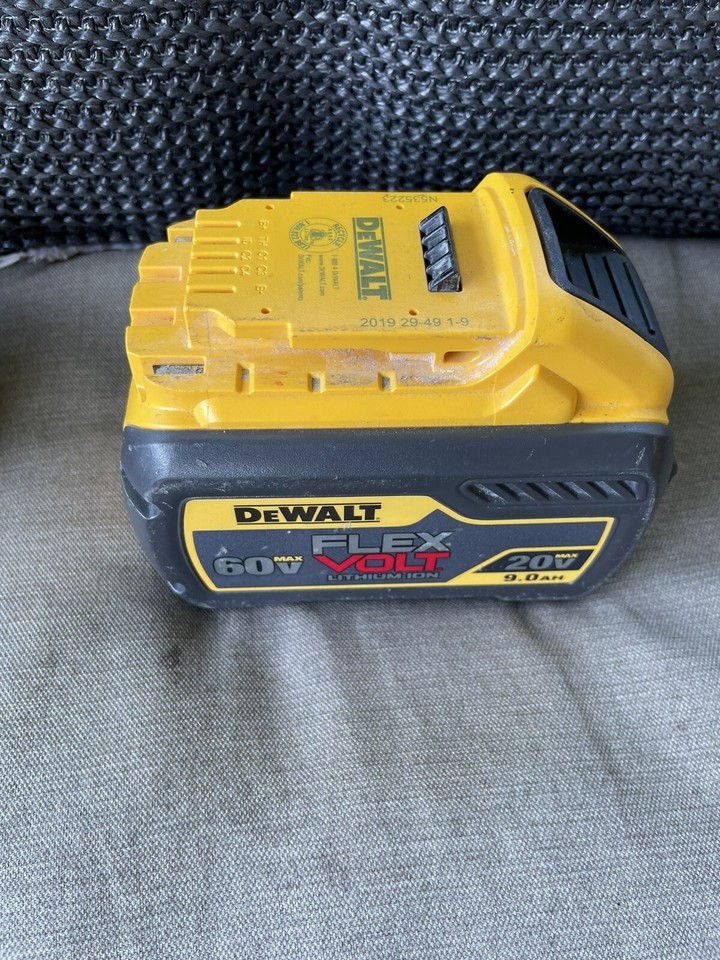 DeWalt DCD805 20V Max XR Brush/cordless 1/2" Hammer Drill/Driver W/ 2 ...