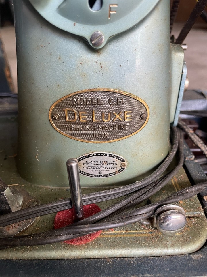 Vintage UNIVERSAL Sewing Machine | eBay